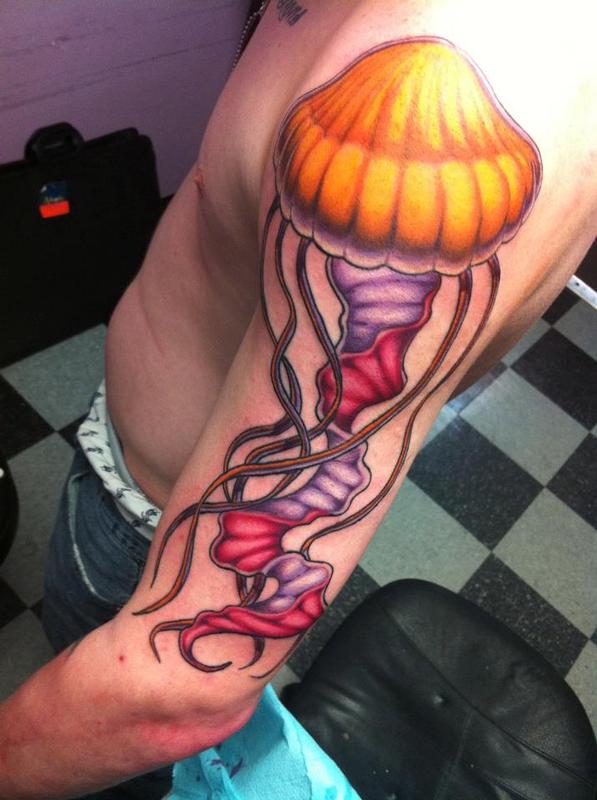 jelly fish by Raphael Barros: TattooNOW
