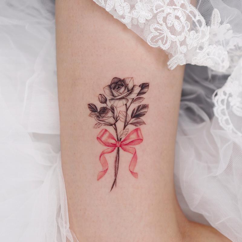 Rose With Ribbon Tattoo Designs